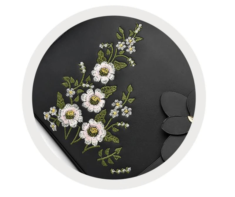 Bolso Crossbody con Bordado y Borlas - Cuero PU Elegante – Auras Fashion